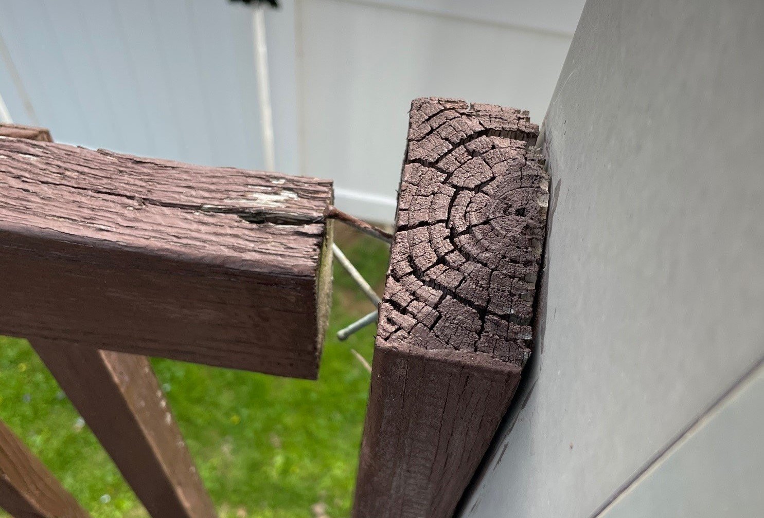 7 Safety Issues to Check on Your Deck