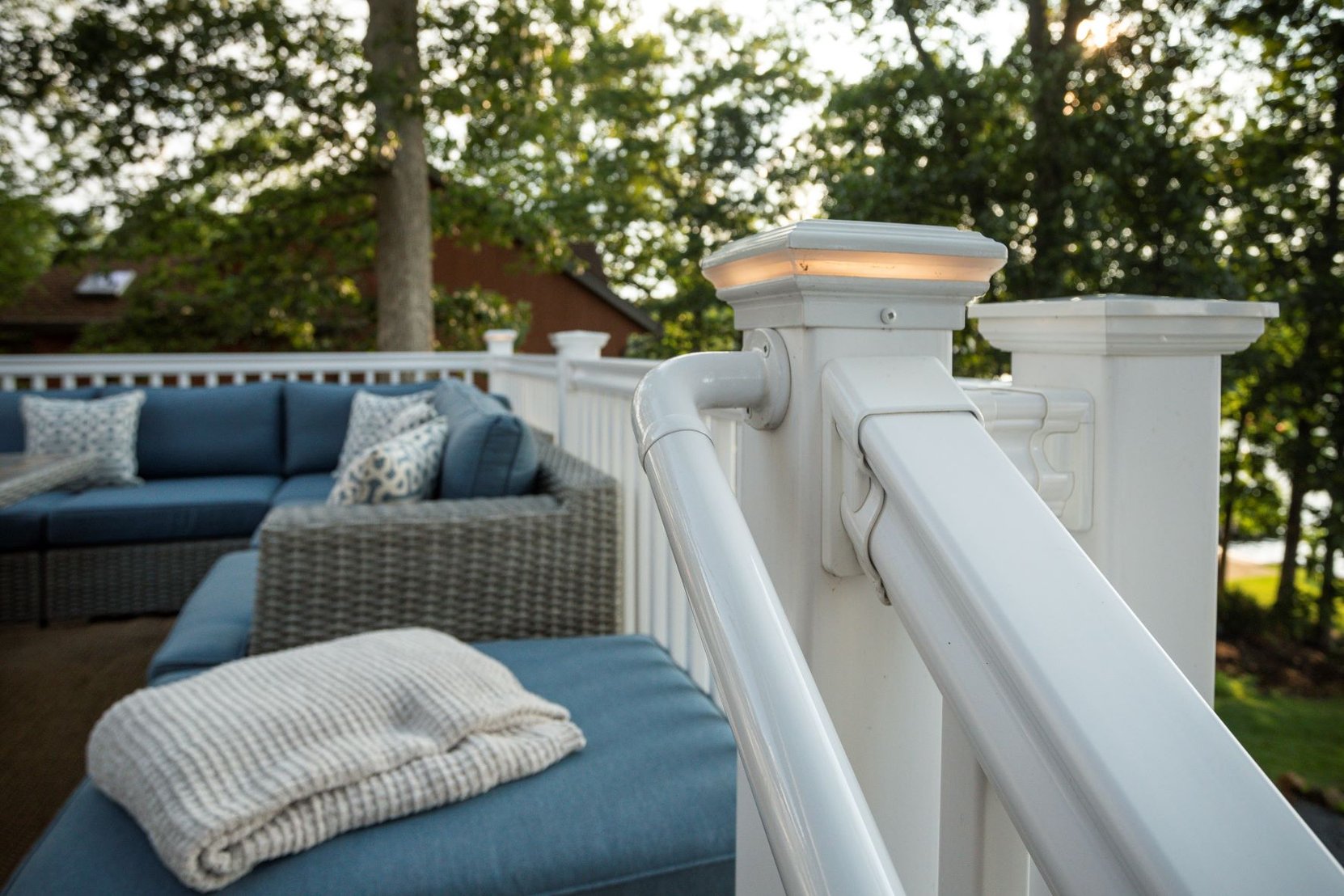 The Difference Between Handrail and Guardrail